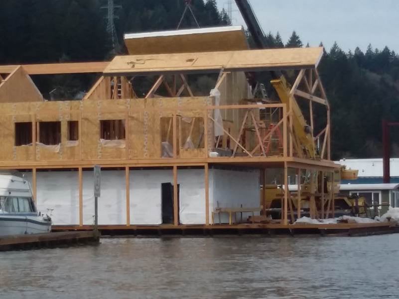 PROECT FEATURE: Lightweight SIPS Saves Floating Home Building Costs