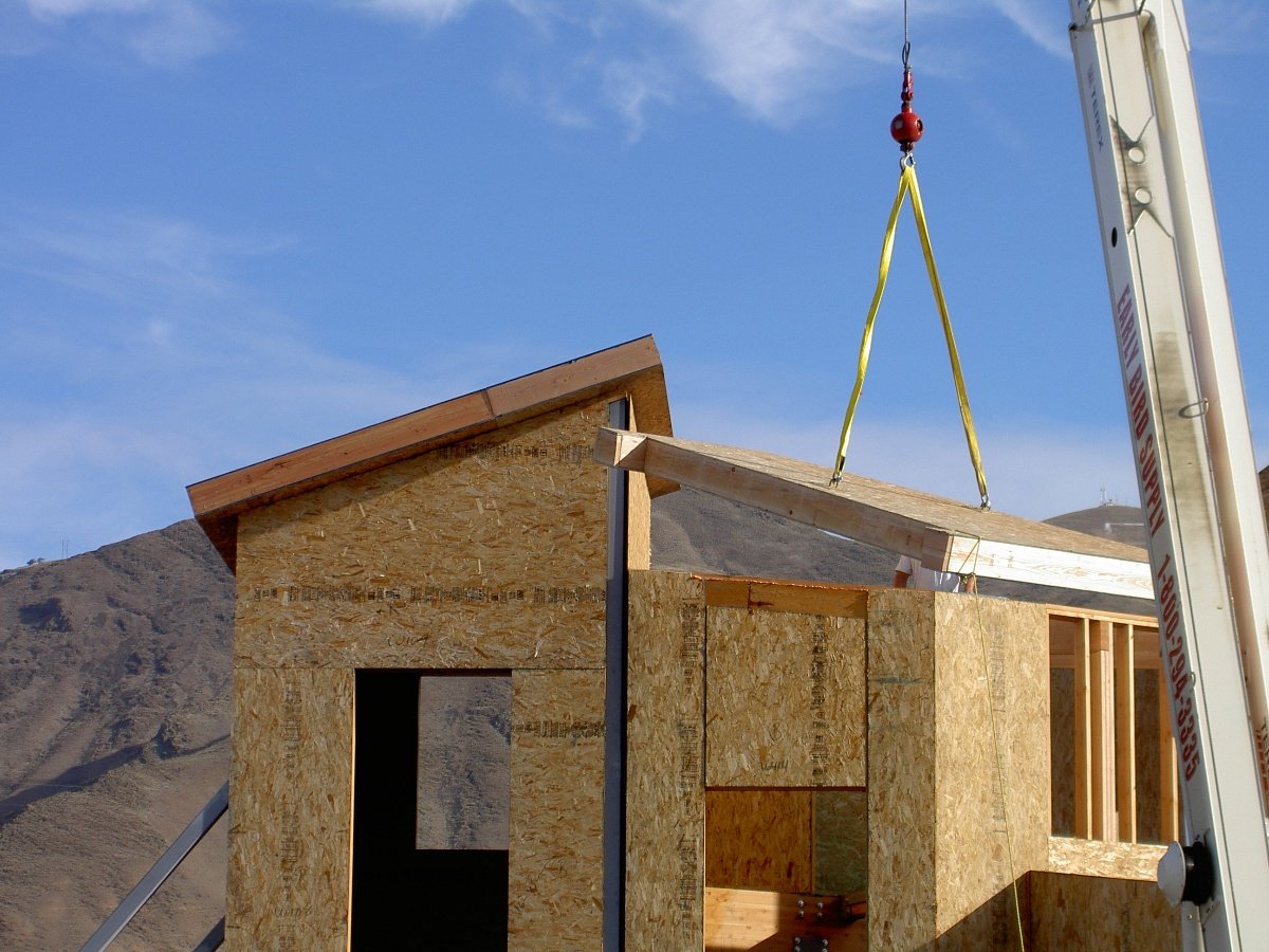What Are SIPs? The Basics of Structural Insulated Panels (SIPS 101)